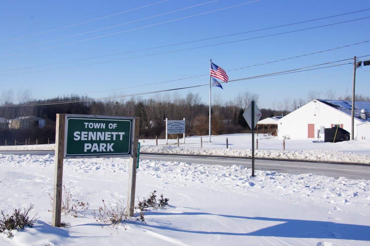 Sennett to discuss solar energy regulations at public hearing this week