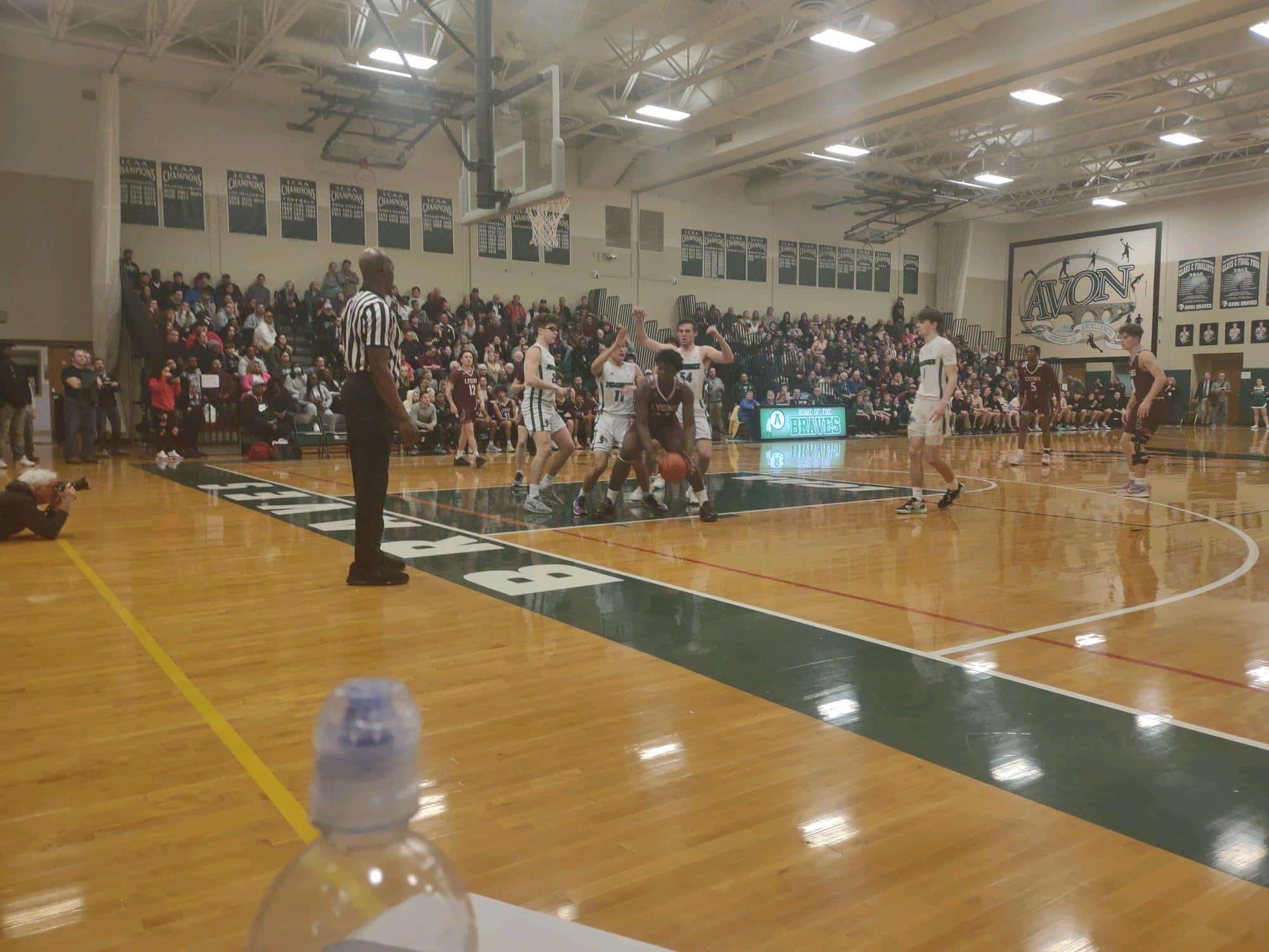 BOYS BASKETBALL: Lyons knocks off Pembroke to advance to Far West Regional