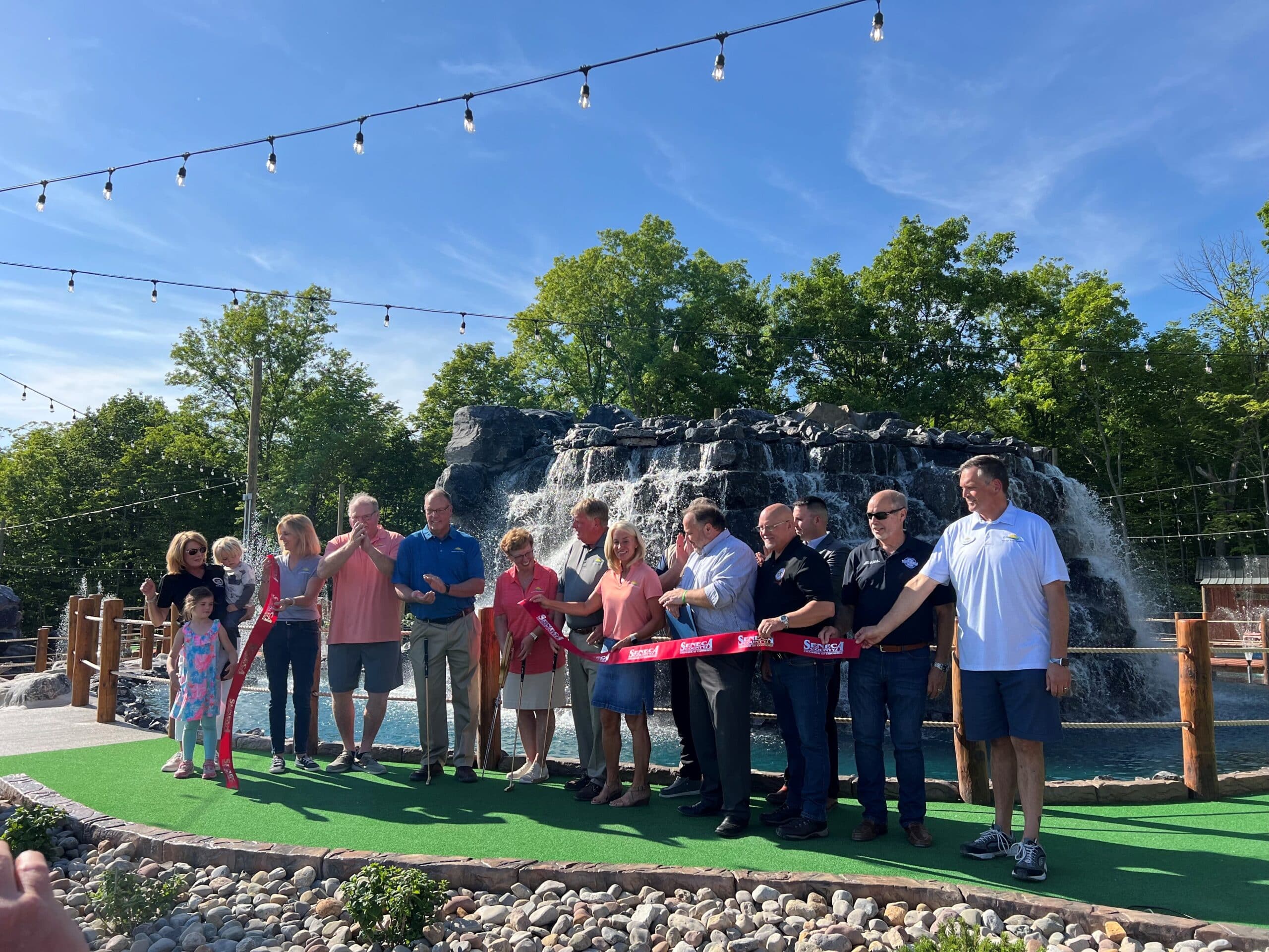 Seneca Lake Resorts opens new mini golf course