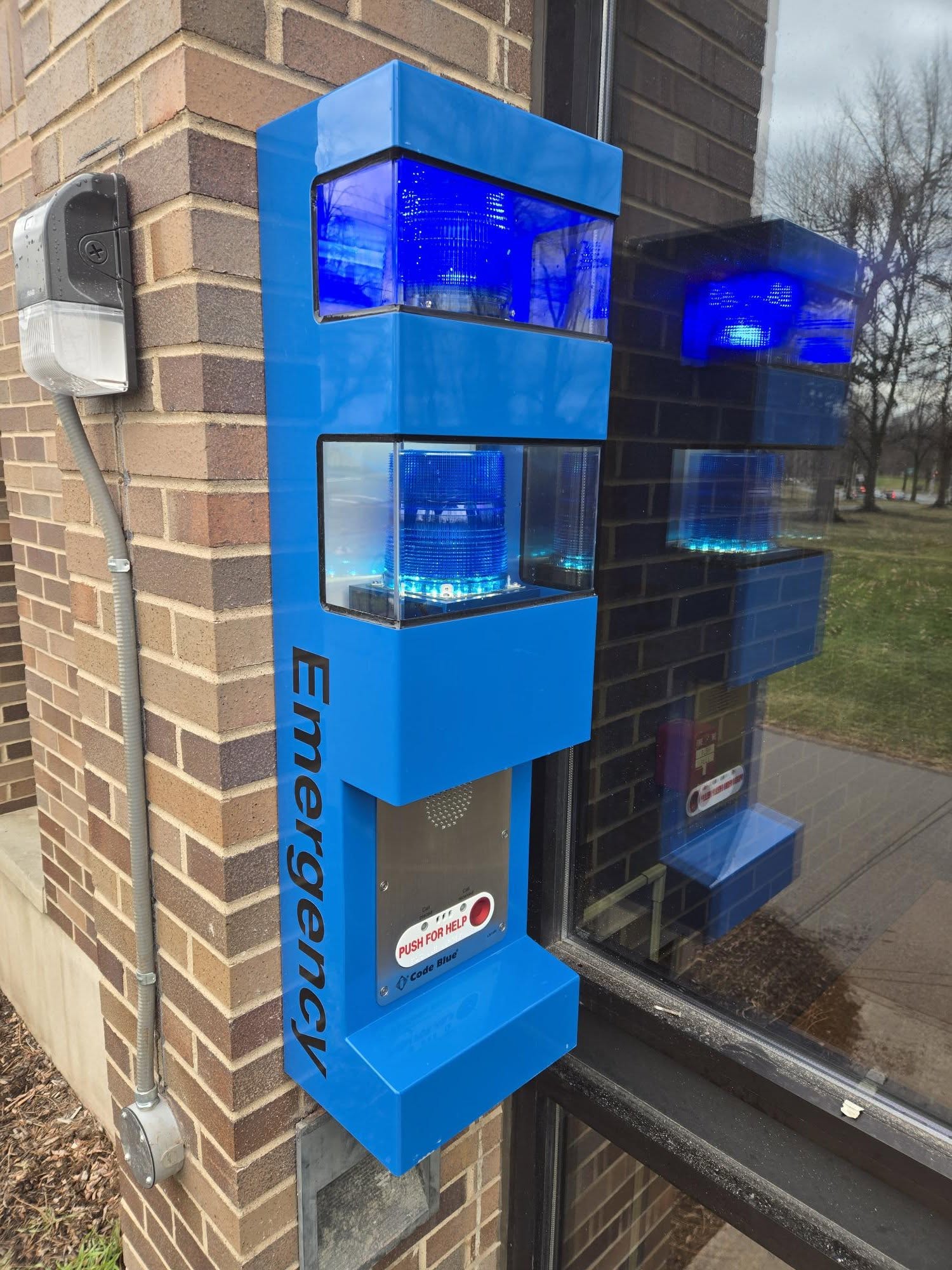 Canandaigua Police Department installs new blue light emergency call box